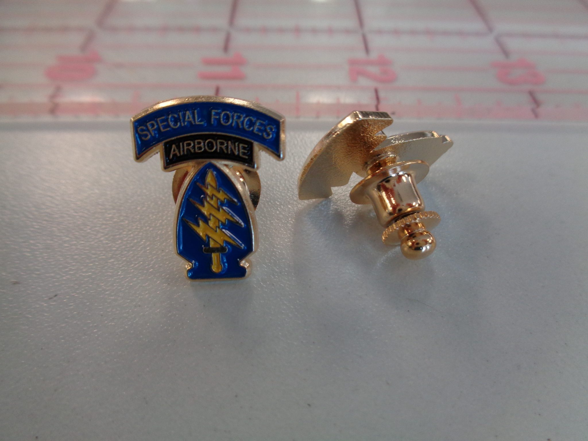 Special Forces SSI Airborne Lapel Pin 3/4″ – MACV-SOG